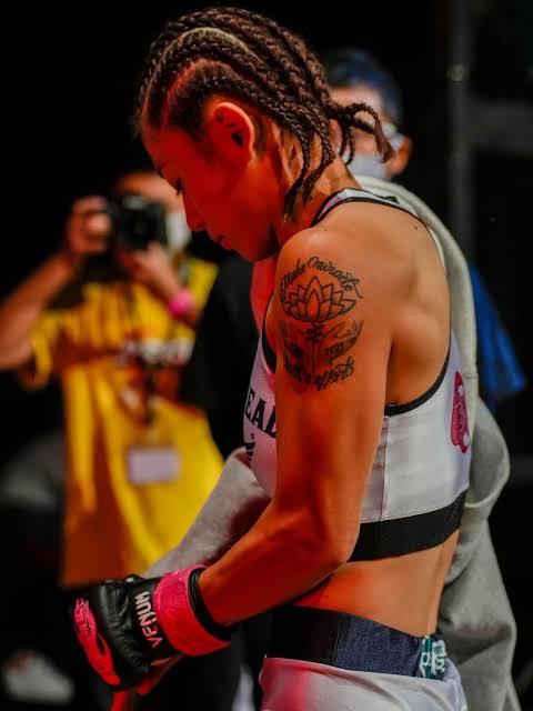 「ケイト・ロータスとは？格闘技界注目の新星の経歴と独自スタイルを徹底解説」 | DIY HOMEWORKS* funblog.